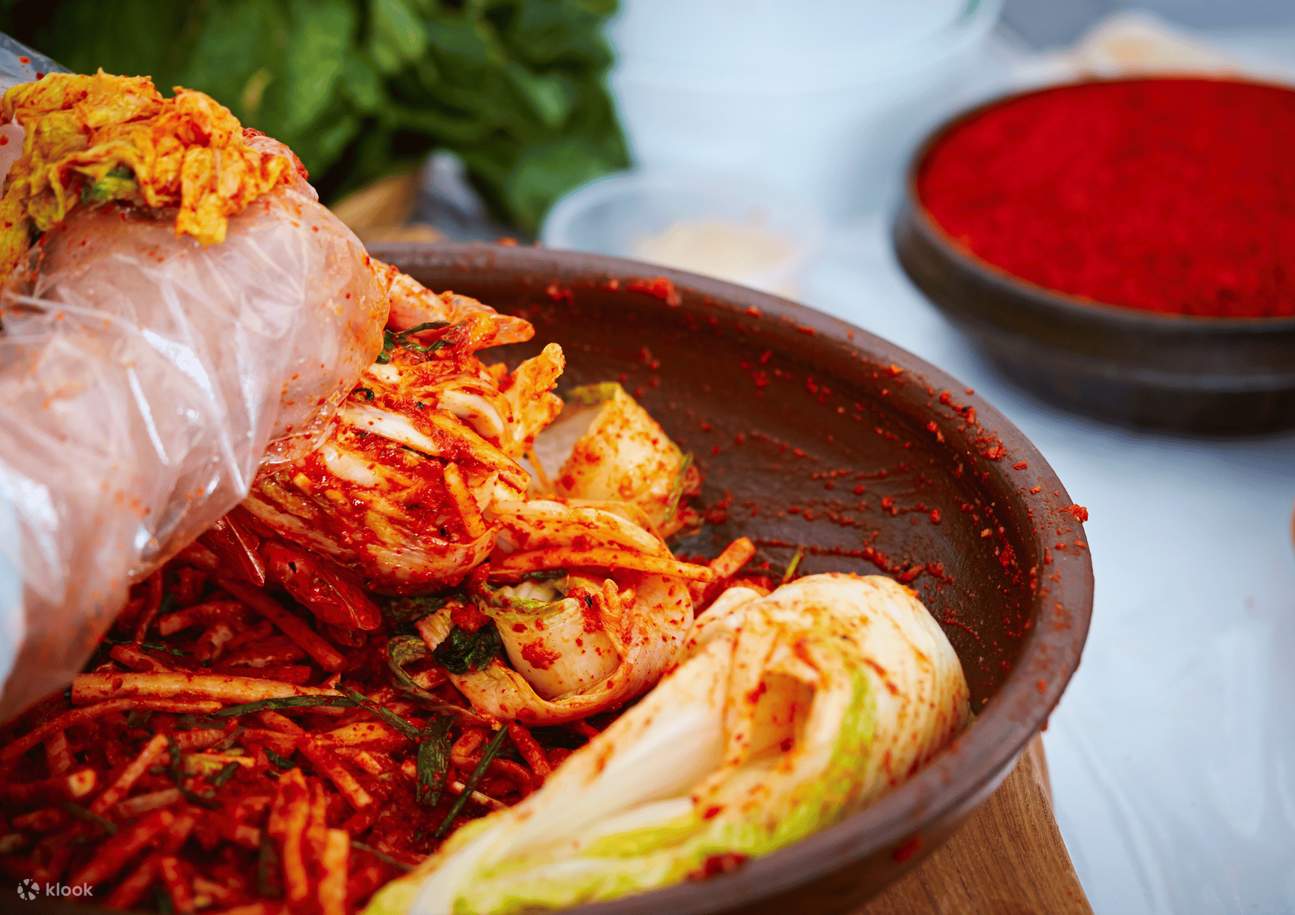 Back Through the Seoul History: Kimchi Experience Tour from Seoul - Klook